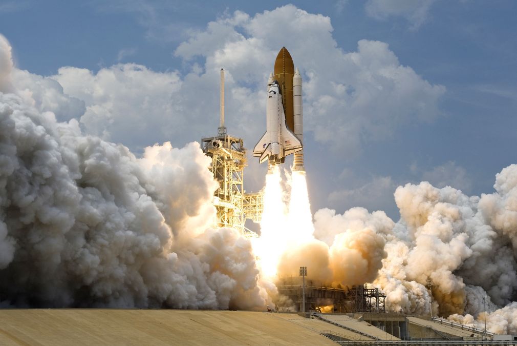 The SpaceX Frenzy and the Urge to Travel! Caution on Lufthansa, TUI ...